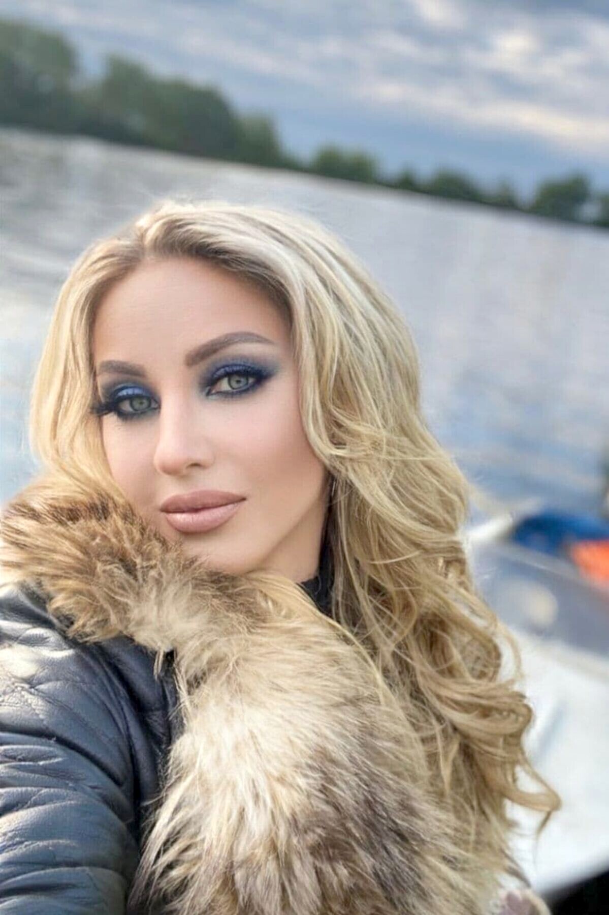 Date Ukrainian Women Maria, age 39 with ID: 1192656