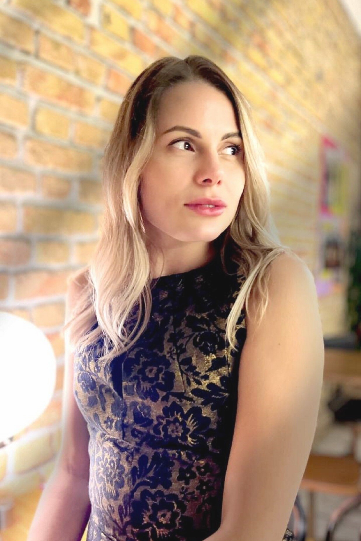 Date Ukrainian Women Alina, age 31 with ID: 1405917