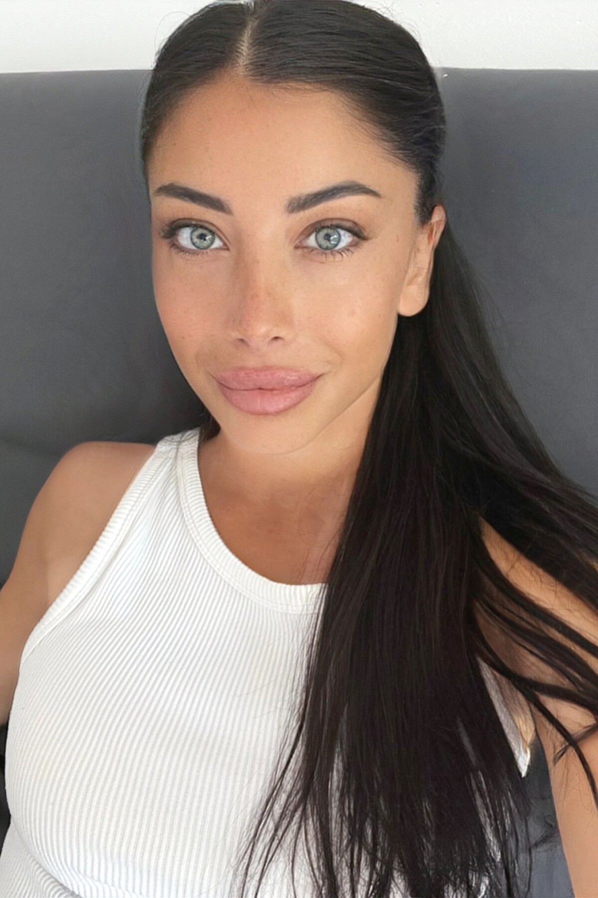 Date Ukrainian Women Anano, age 30 with ID: 1437544