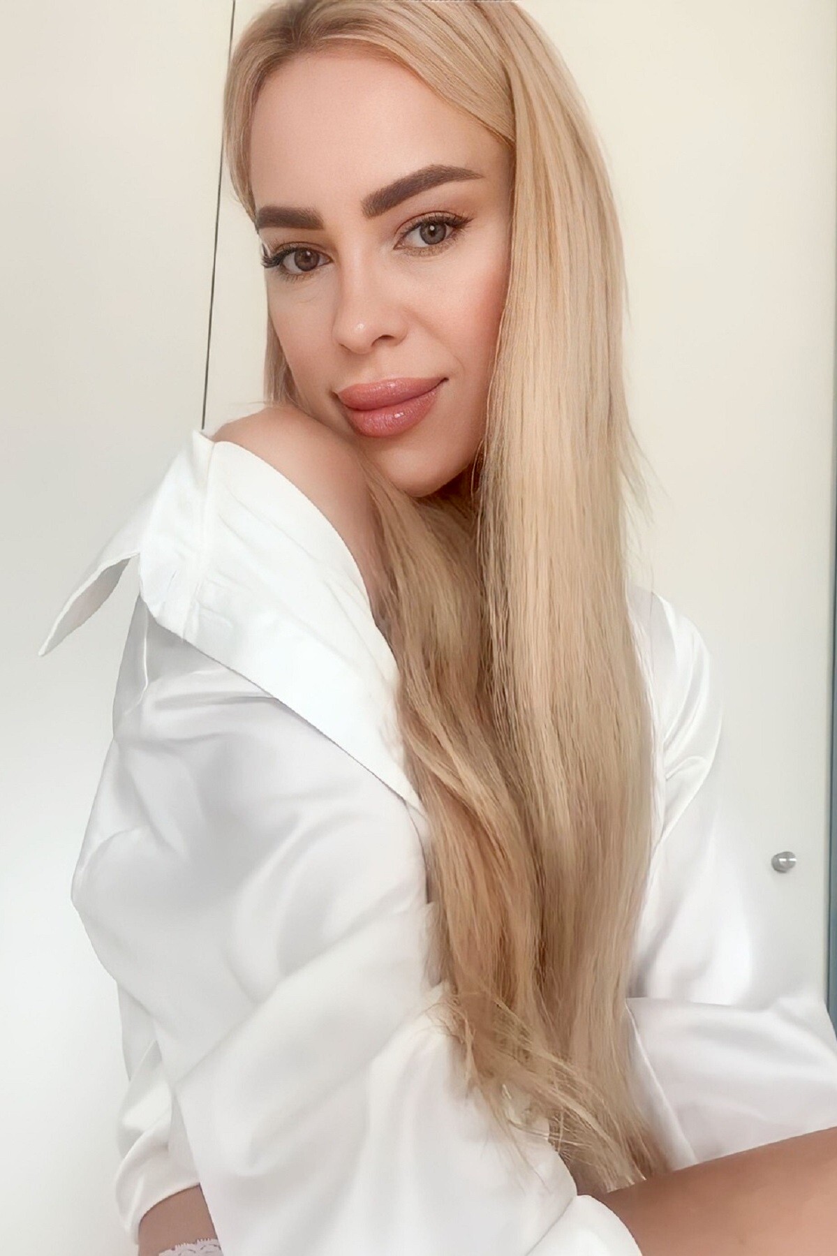 Date Ukrainian Women Alina, age 36 with ID: 1602441