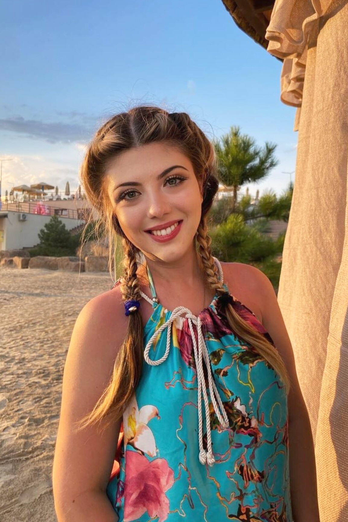 Date Ukrainian Women Kristina, age 31 with ID: 1610981