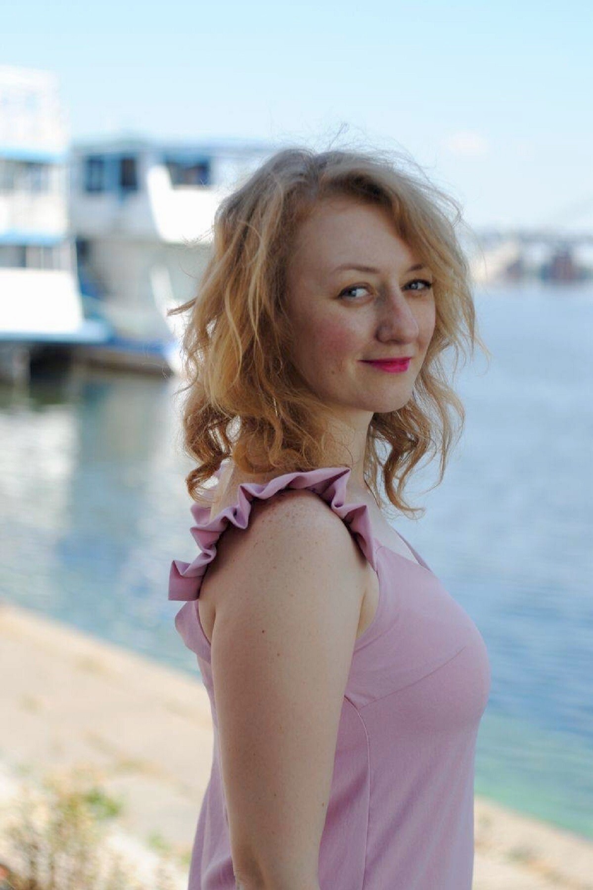 Date Ukrainian Women Julia, age 35 with ID: 1616126