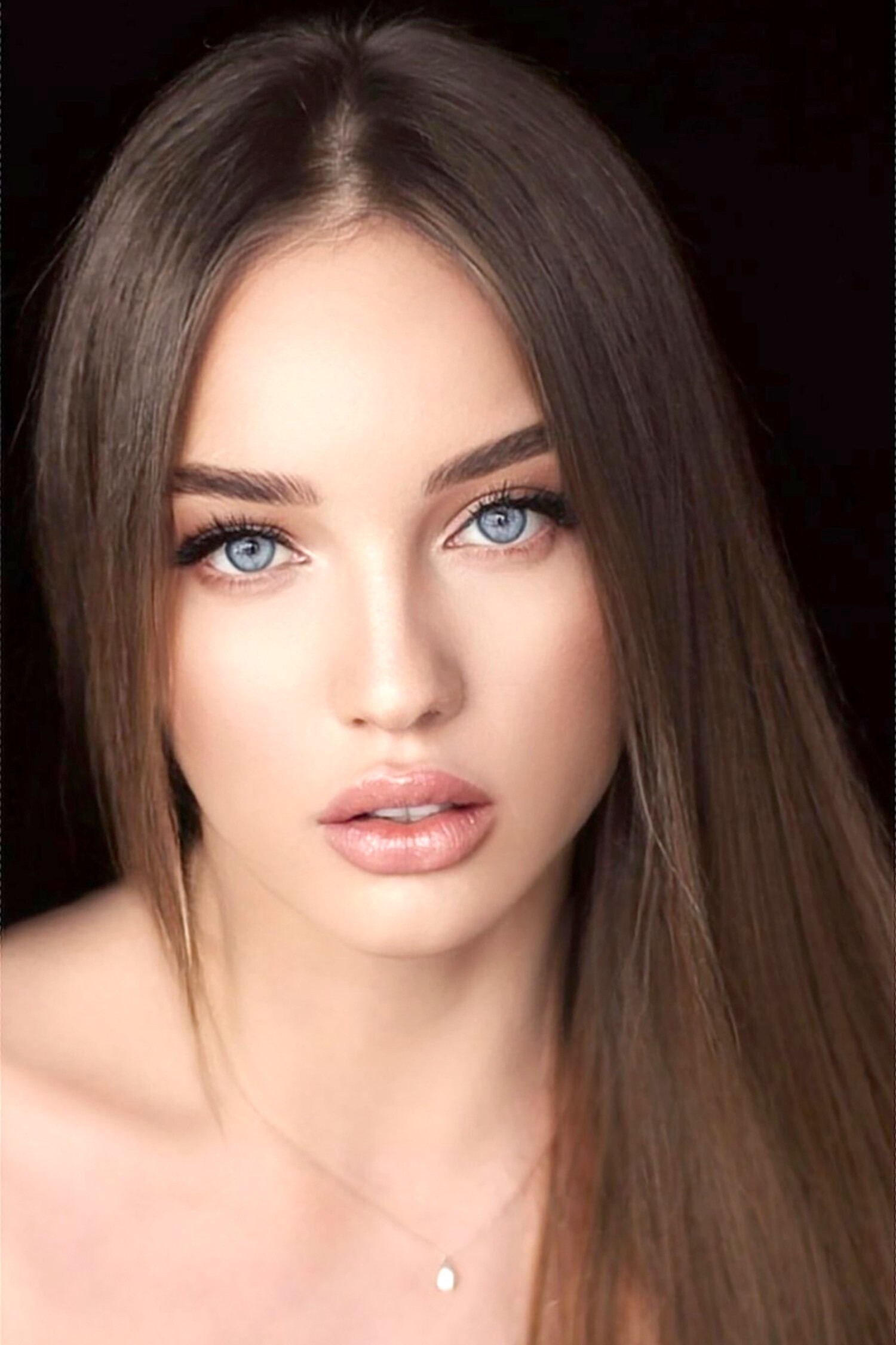 Date Ukrainian Women Alla, age 26 with ID: 1624697