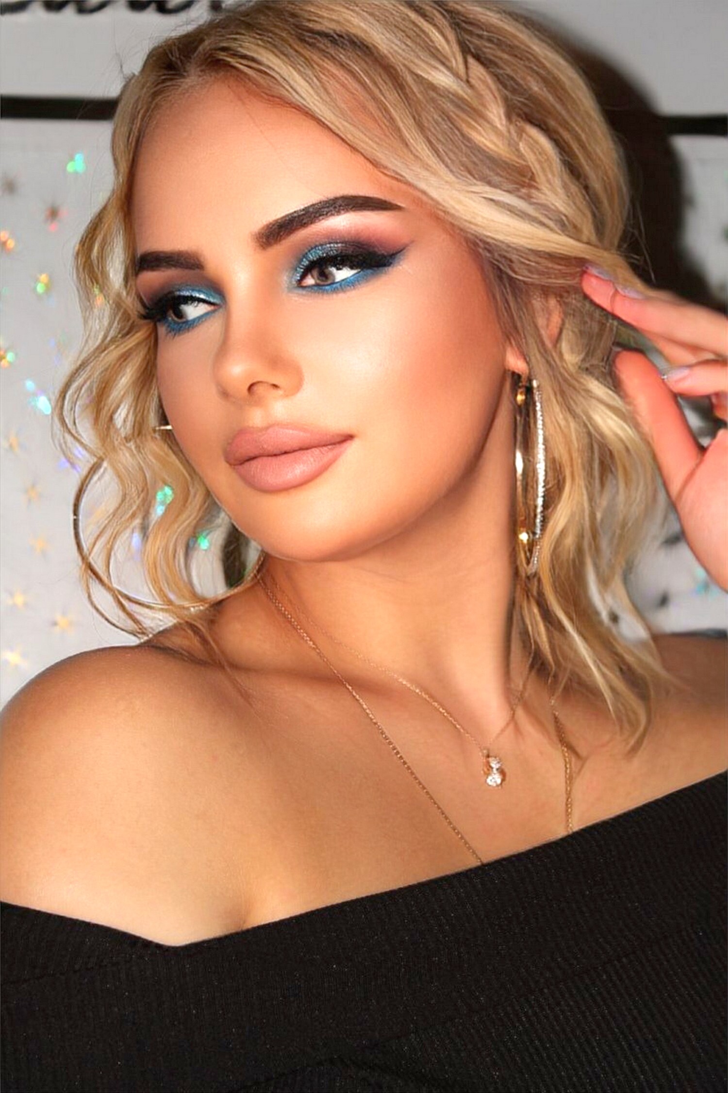 Date Ukrainian Women Ksyusha, age 34 with ID: 1651733