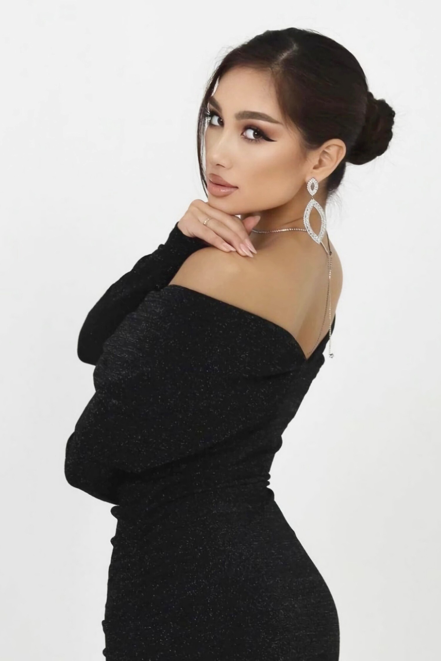 Date Ukrainian Women Ailina, age 21 with ID: 1719695